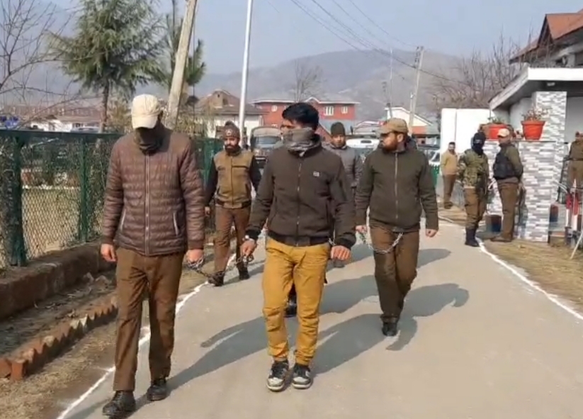 Buring shops in Baramulla : Police arrests 4 youth – Kashmir Citizen